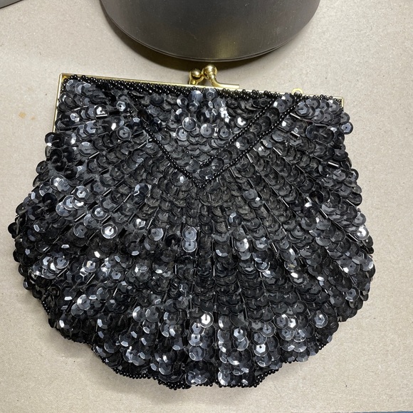 Bags | Vintage Speyer Milor Sequined Shell Gatsby Gold Trimmed Chain Flapper Clutch | Poshmark